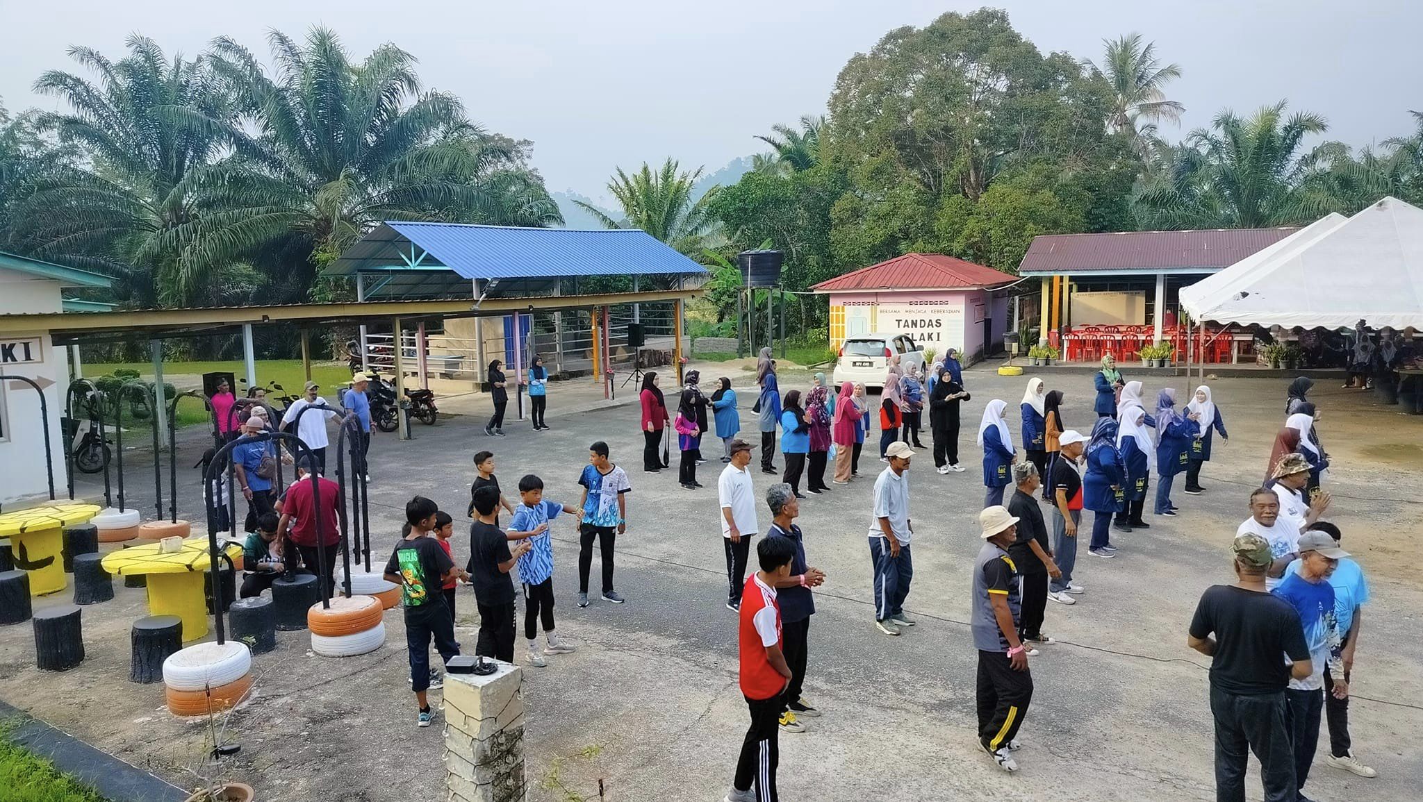 Larian Santai Warga Kampung Koi & Gotong Royong Memasak Bubur Asyura ...